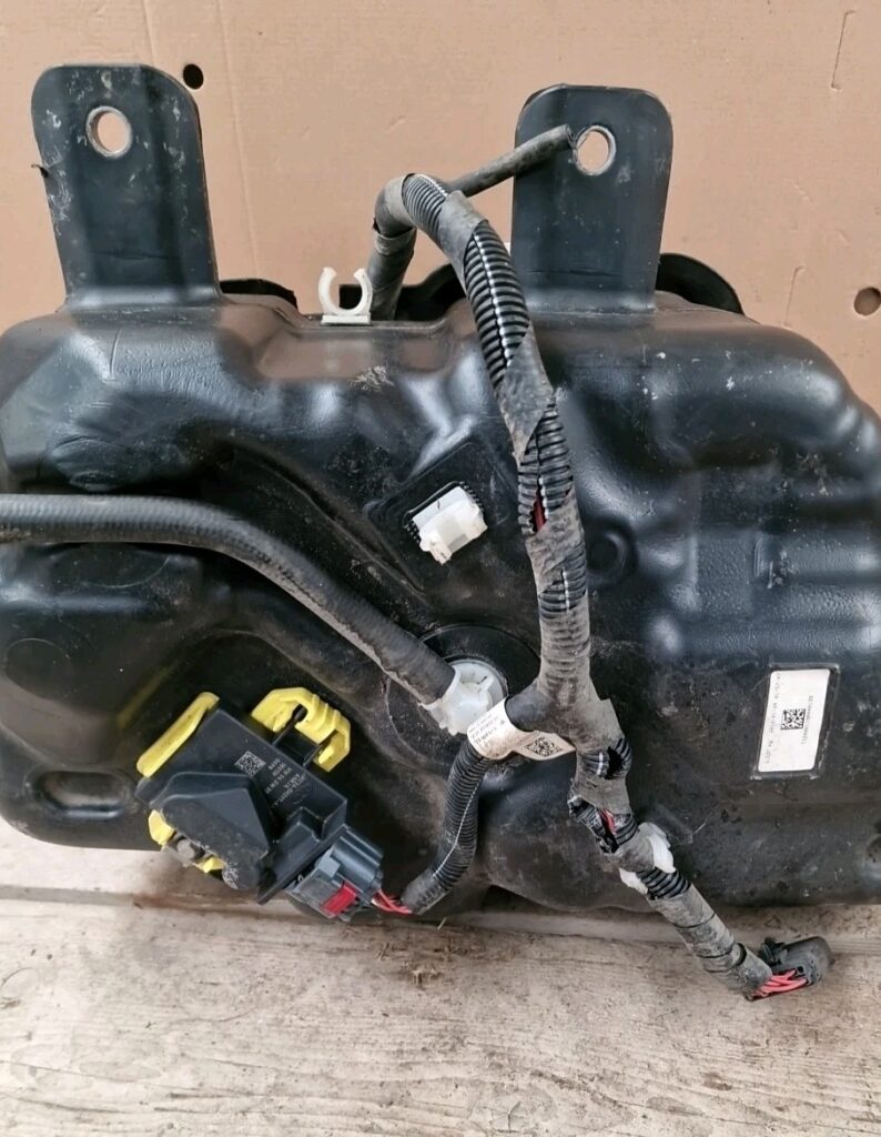 Ford Transit Custom Adblue Tank GK215J228AH (27) - Europevans